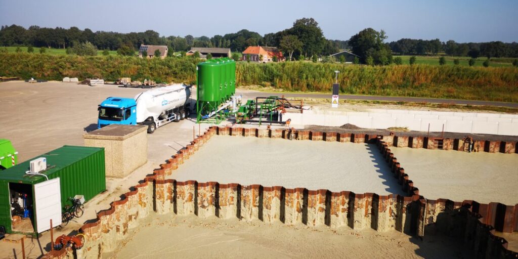 Here they mix 600 cubes of sand-bentonite mixture (ZBM) per day!